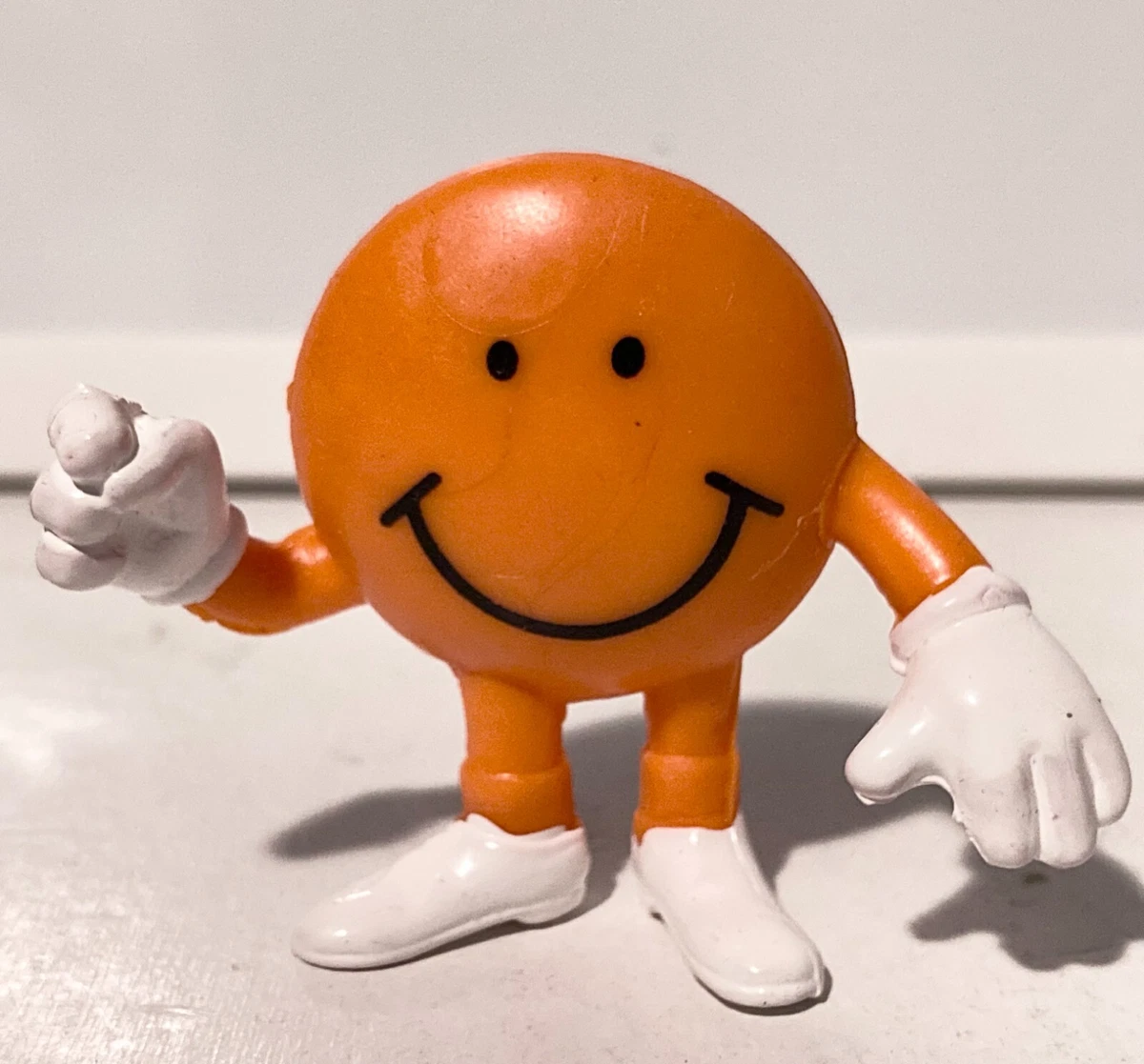 Emoticon Happy Dance