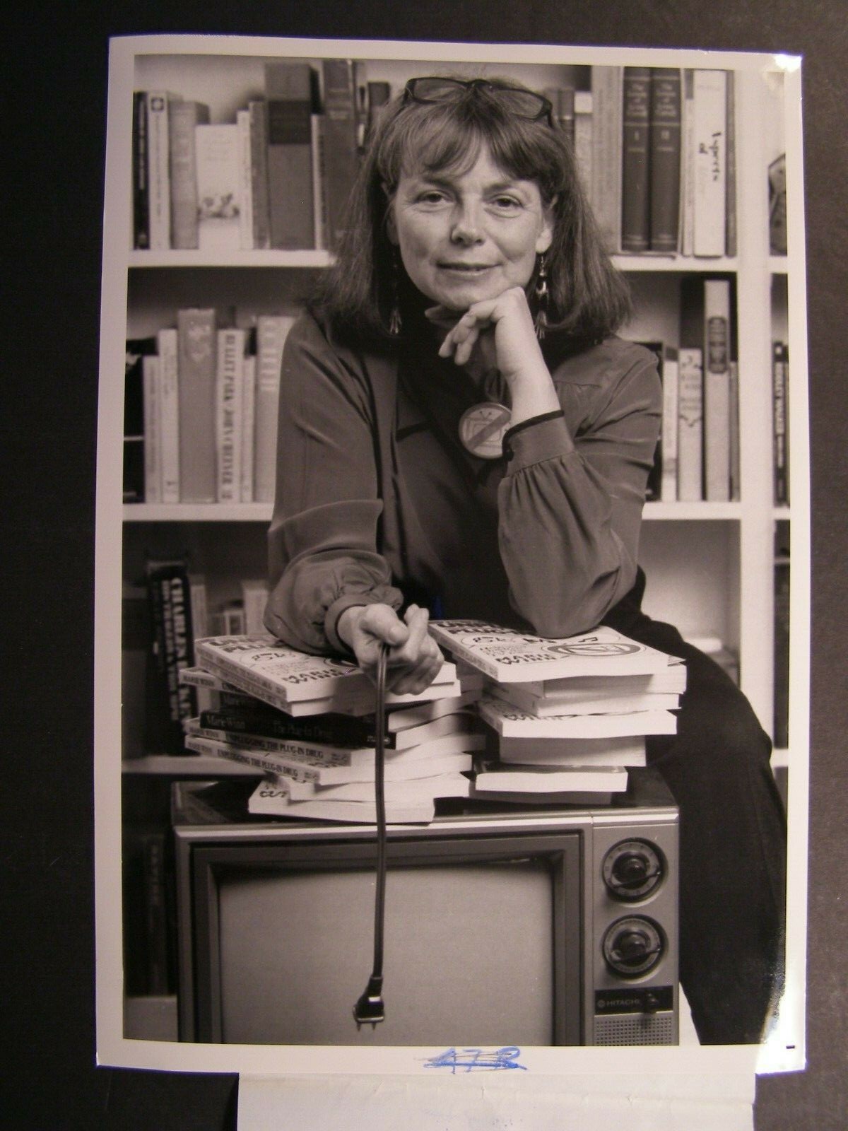 Glossy Press Photo 1987 Marie Winn Author of The Plug-In Drug | eBay