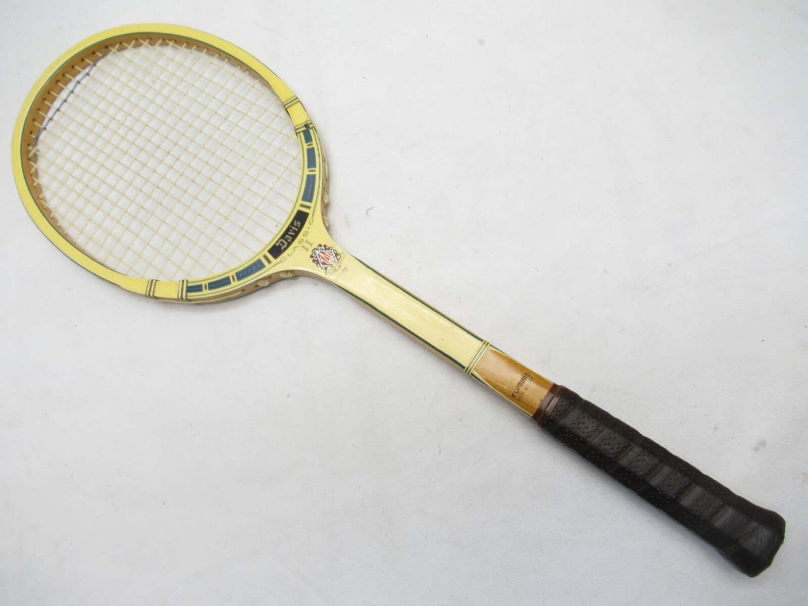 VINTAGE TAD DAVIS "CLASSIC II" WOODEN TENNIS RACQUET. ANTIQUE / DISPLAY ...
