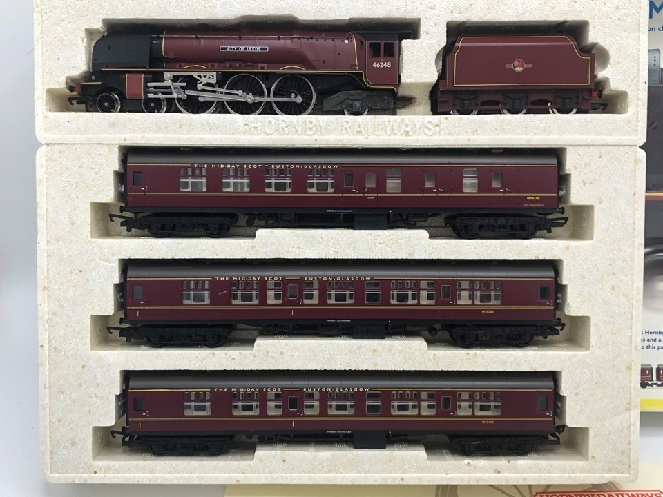 Hornby OO The Mid-day Scot Train Pack City of Leeds & BR Mk1 Coaches ...