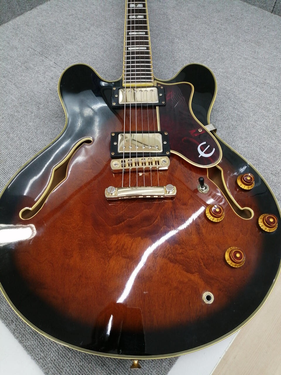EPIPHONE Model Number: SHERATONⅡ Semi-Acoustic Hollow Body - La Paz ...
