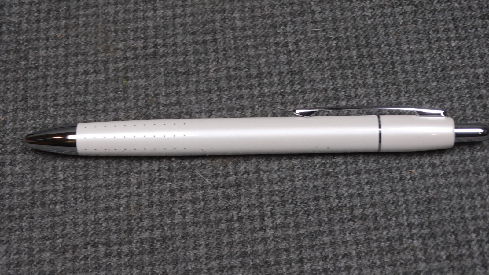 Pilot Axiom Ball Point Pen Original Packaging & Box - Pearl White ...