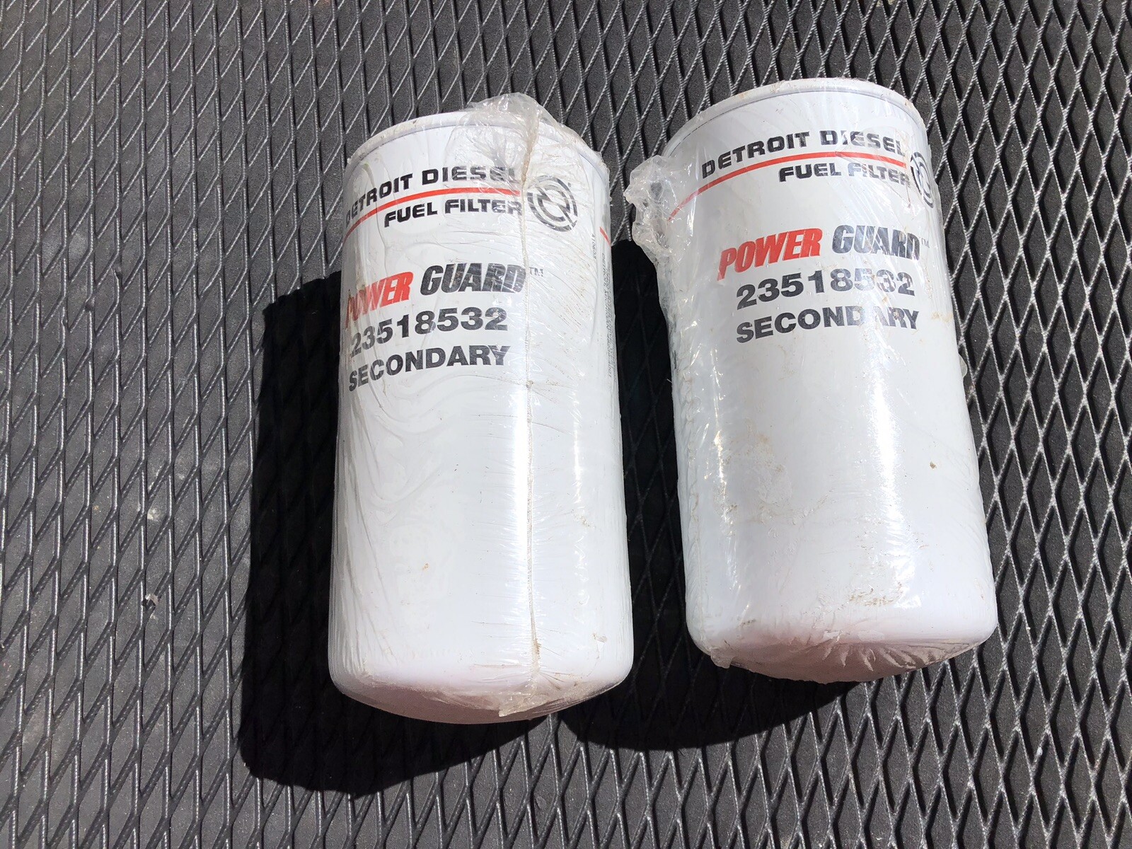 DETROIT-DIESEL 23518532 - Fuel filter cross reference