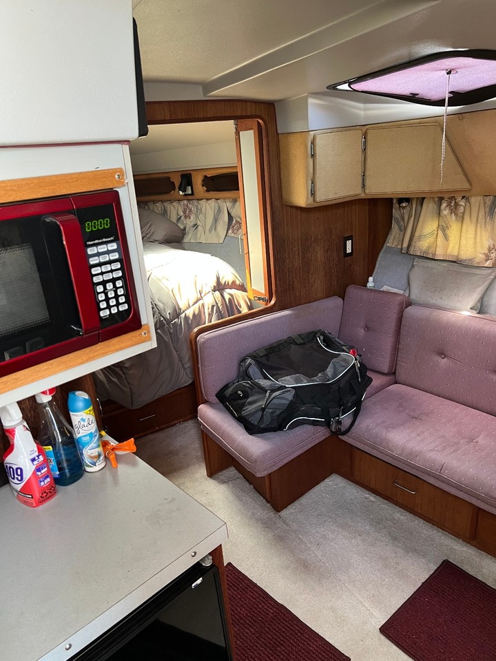 1987 Cruisers Esprit 33' Cabin Cruiser - Twin Inboards Running - Ohio ...