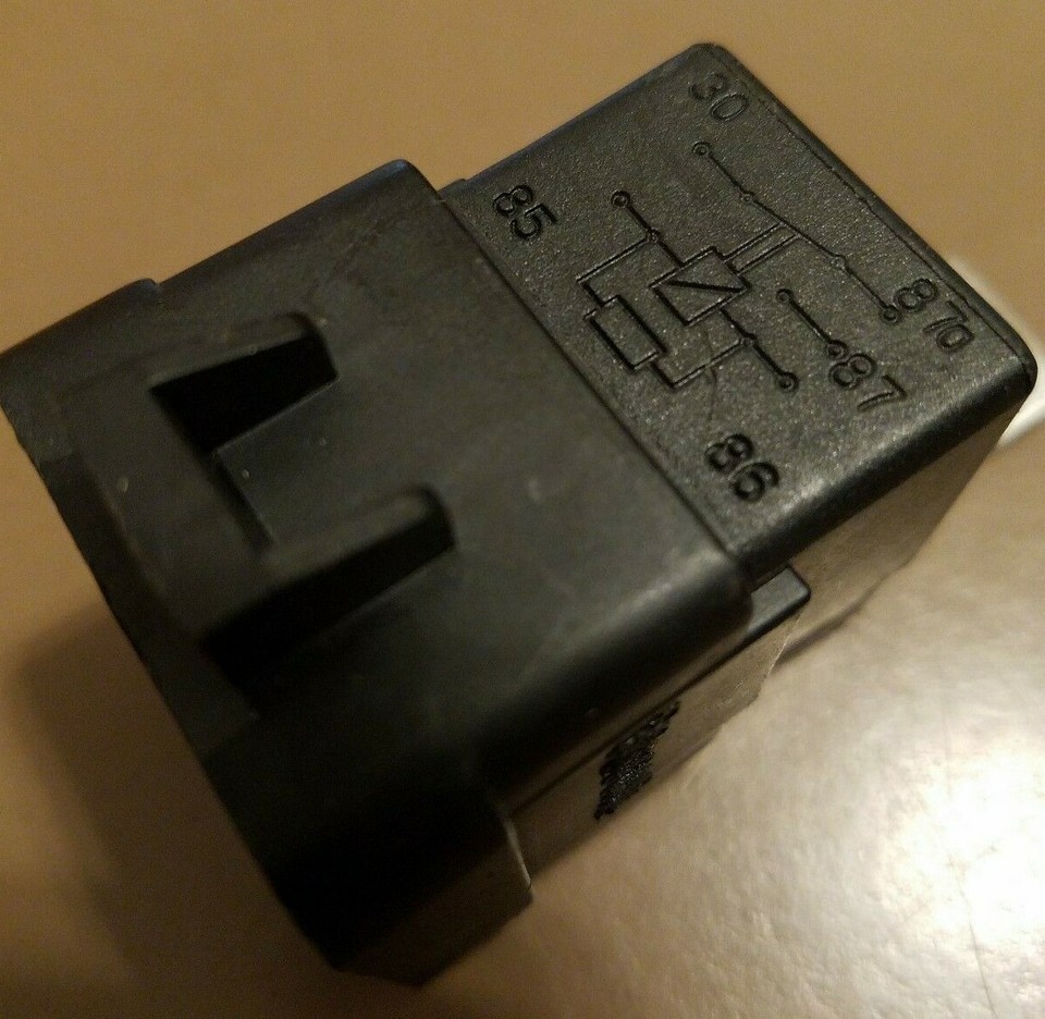 Hella Original - 12V, 40A Relay with Bracket - Hella 4RD 931 410-08 ...