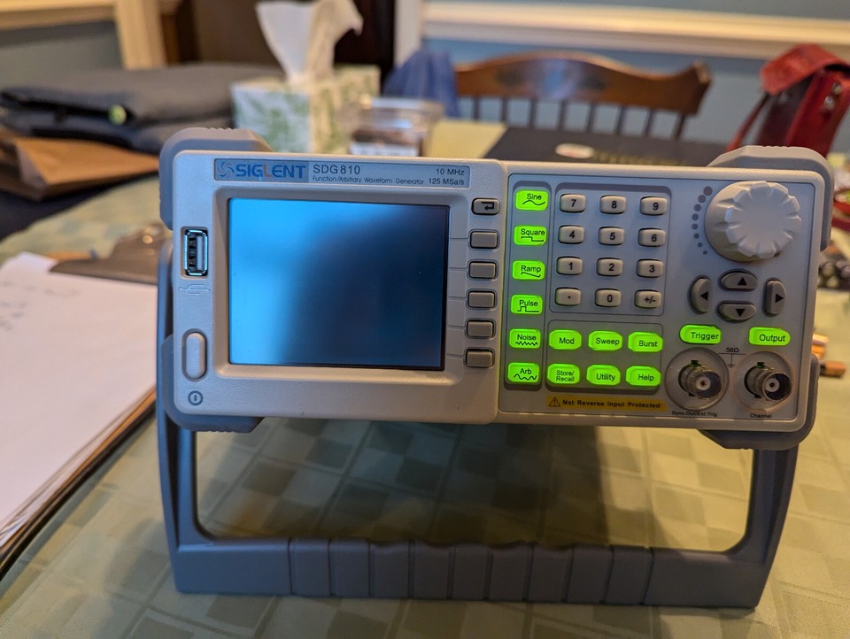 Siglent SDG810 Function / Arbitrary Waveform Generator - 10MHz, 125 MSa ...