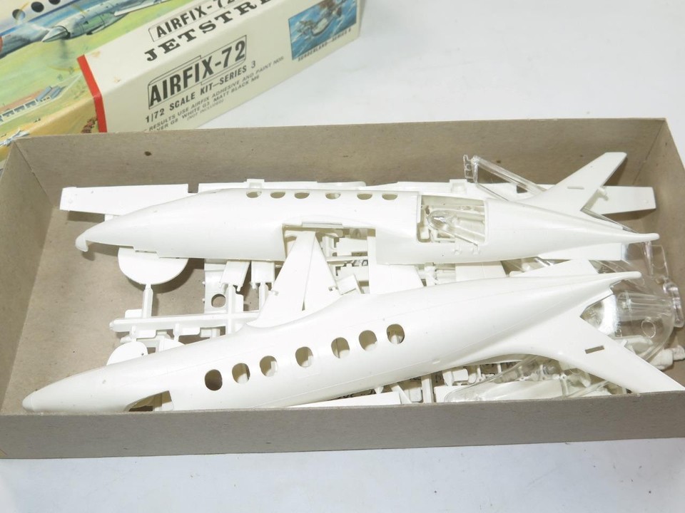 AIRFIX 1/72 Model Aircraft Kit HANDLEY PAGE JETSTREAM Unmade in Red ...