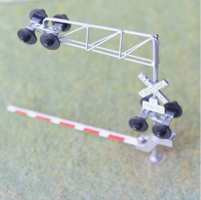 1 x HO scale model railroad cantilever grade crossing signal handing ...