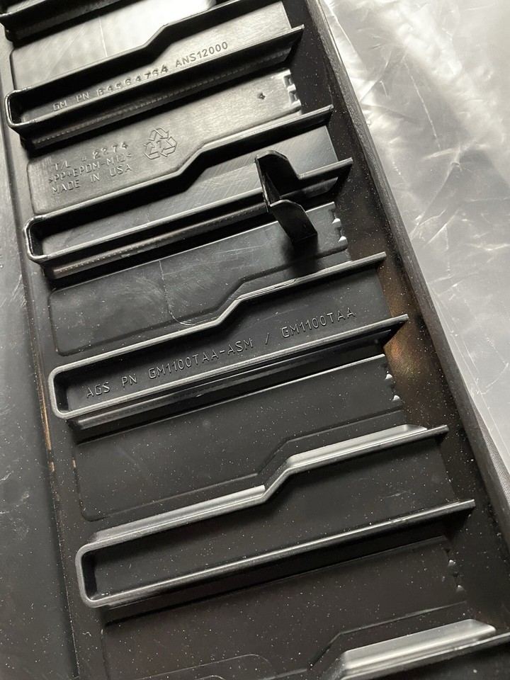 2019-2023 GMC Sierra 1500 Rear Bumper Step Pad 84564764 OEM | eBay