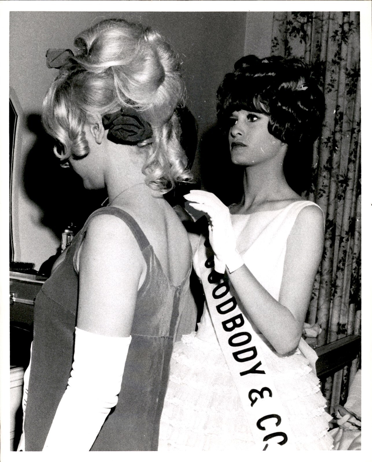 LG12 1969 Original Photo MISS ST PETERSBURG PAGEANT GIGI CAFFREY DEBBIE ...