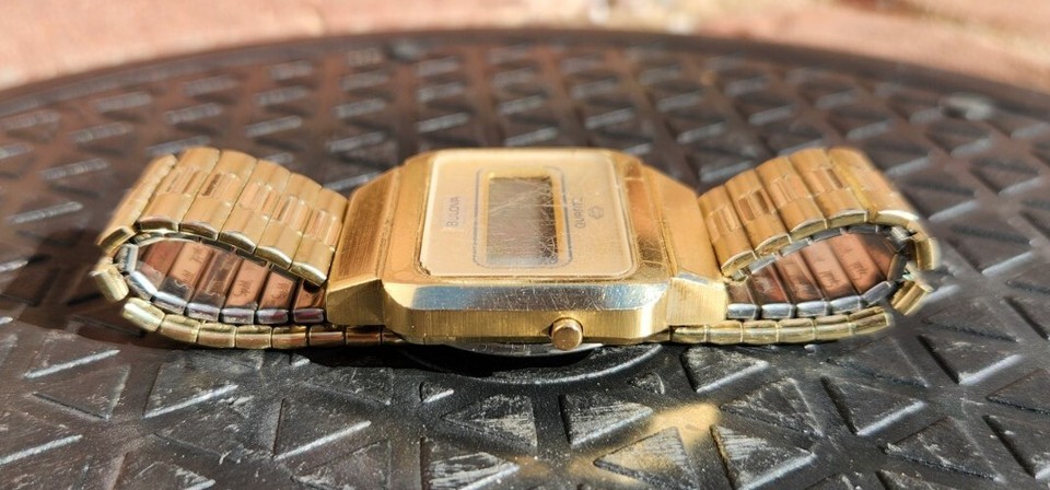 Vtg Bulova 1977 Computron Digital Quartz LCD Men's 36mm Watch Gold Tone ...