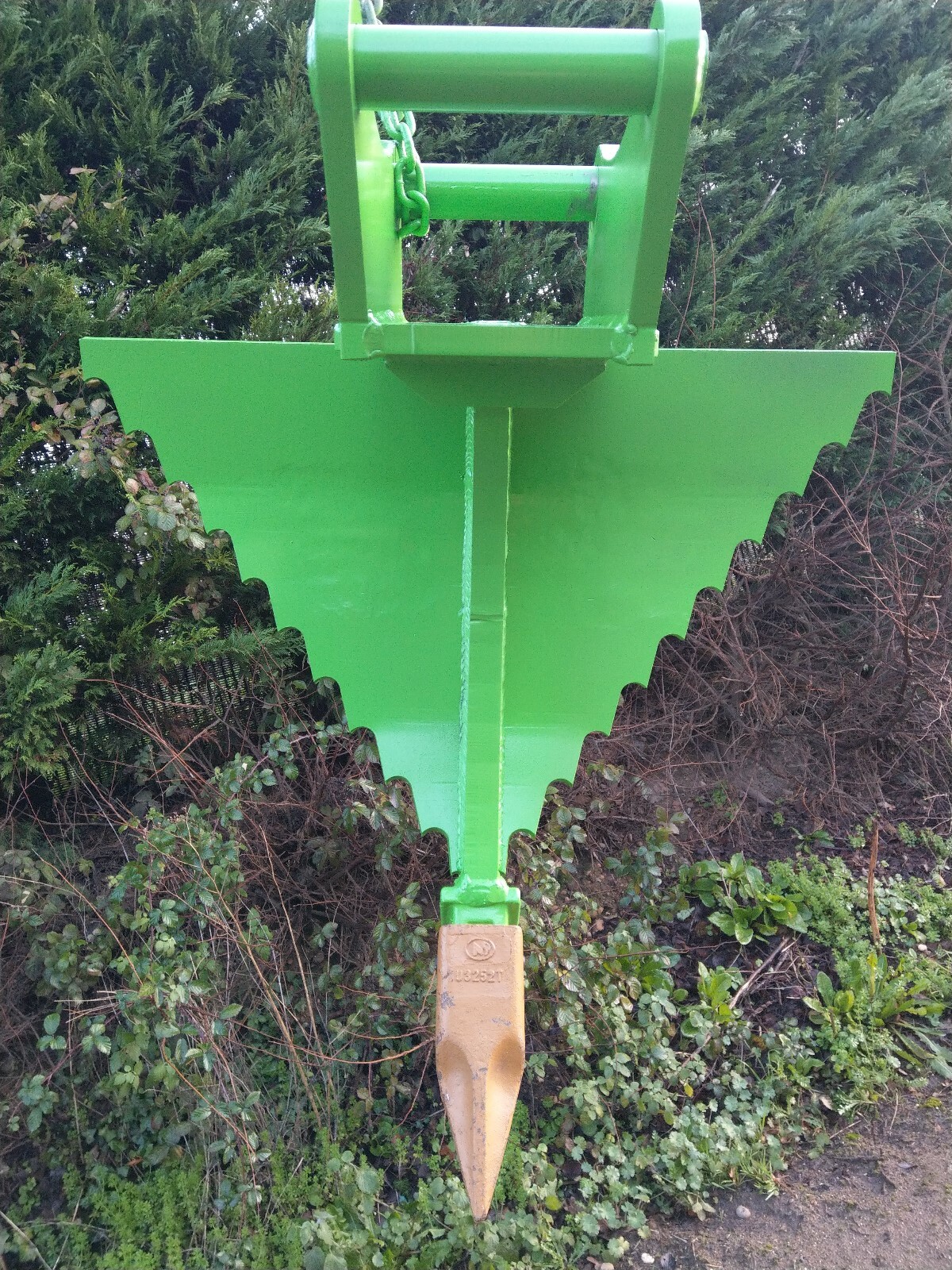 Excavator Shark Tooth tap root ripper tine brand new inc VAT 1.5T- 2.5T ...