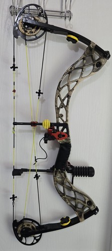 Bowtech Carbon Icon #60-70lbs RH + $500 New Accessories/Extras! Mint ...