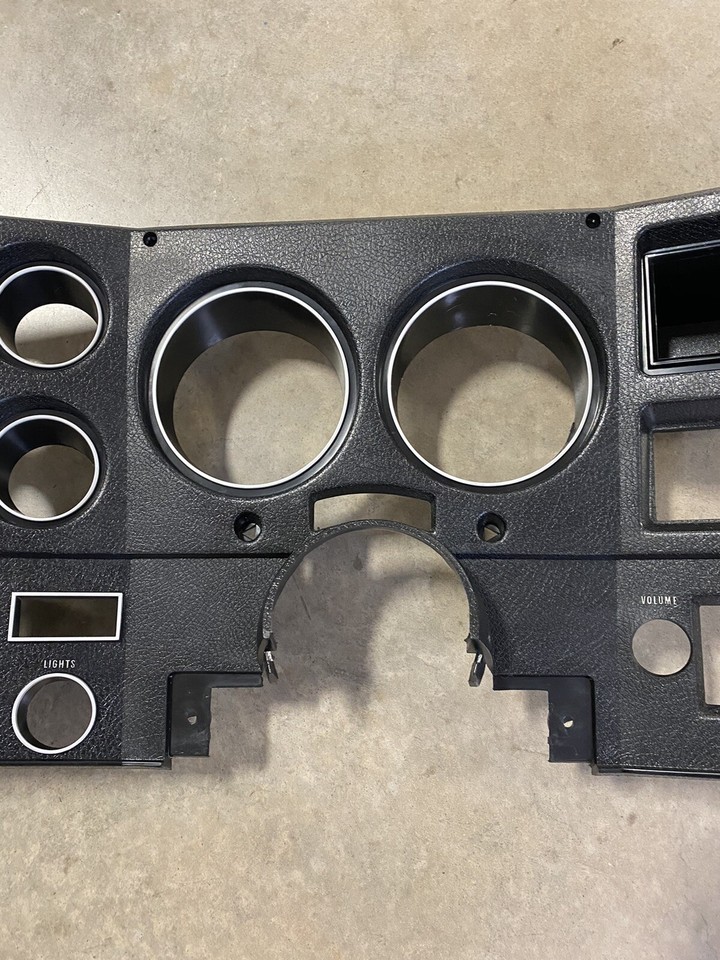 75 76 77 DASH INSTRUMENT BEZEL NO AIR NEW CHEVY PICKUP TRUCK BLAZER ...