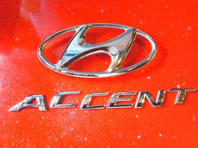 Genuine Hyundai Accent BAdge Trunk Emblem 2012-16 Dodge Attitude ...