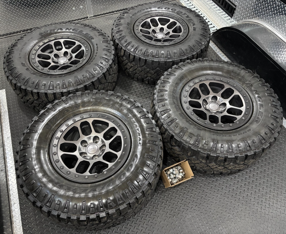 Jeep Wrangler Rubicon 392 XR 17" Bronze Beadlock OEM Wheels 35" Tires ...