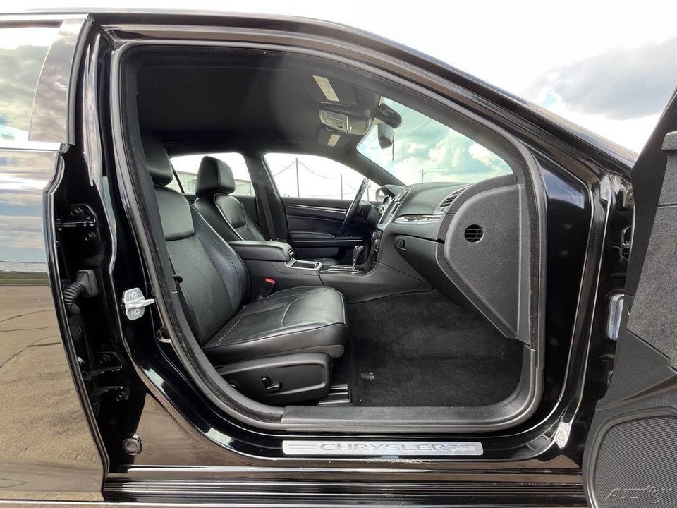 2014 Chrysler 300 Series 300 C AWD - CLEAN CARFAX - MULTI-DISPLACEMENT ...