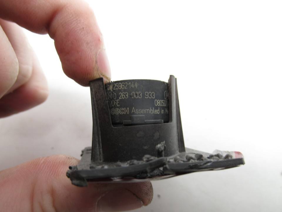 06-09 Cadillac CTS Rear Backup Parking Assist Sensor With Bracke ...