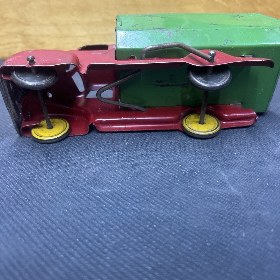 vintage Wyandotte red & green dump truck paint is in good condition ...