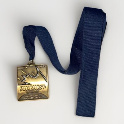 Vintage ~ 2003 ~ Sunburst Marathon Medal ~ Hall of Fame To Notre Dame ...