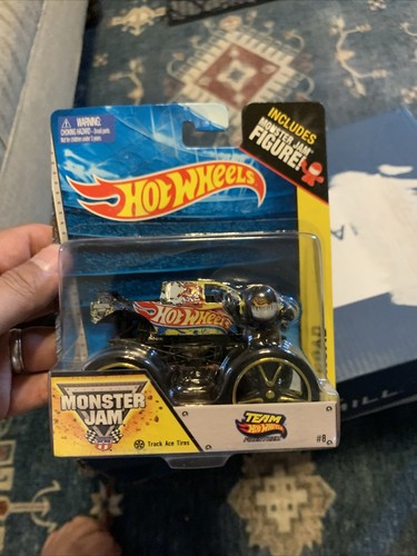 Hot Wheels Monster Jam Team Hot Wheels Firestorm 1:64 Scale Monster ...