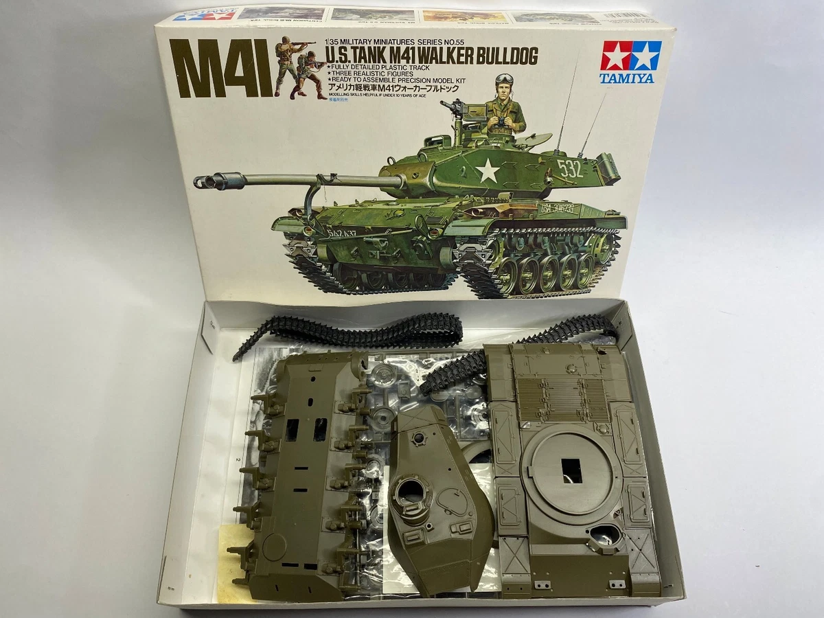 Shots Inside Of A M41 Walker Bulldog Tank