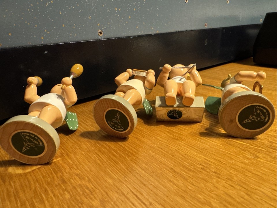 Wendt & Kühn**4 Orchester-Engel m. Maracas, Triangel, Mundharm ...