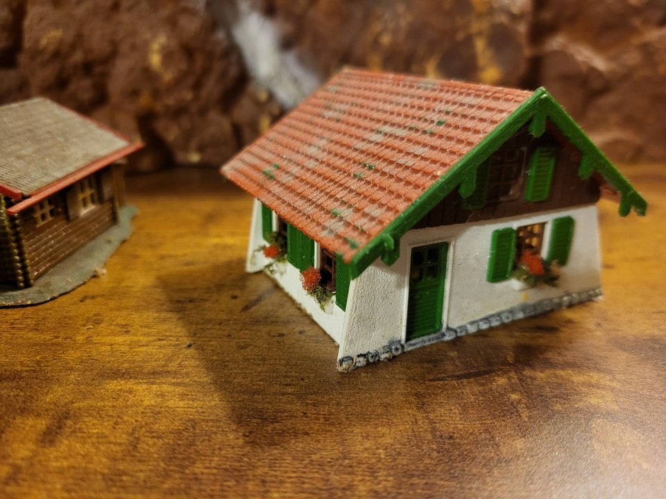Lot of 3 HO Scale Cottages/Cabins, $5/$2/$10 Ship (Lot 059) | eBay
