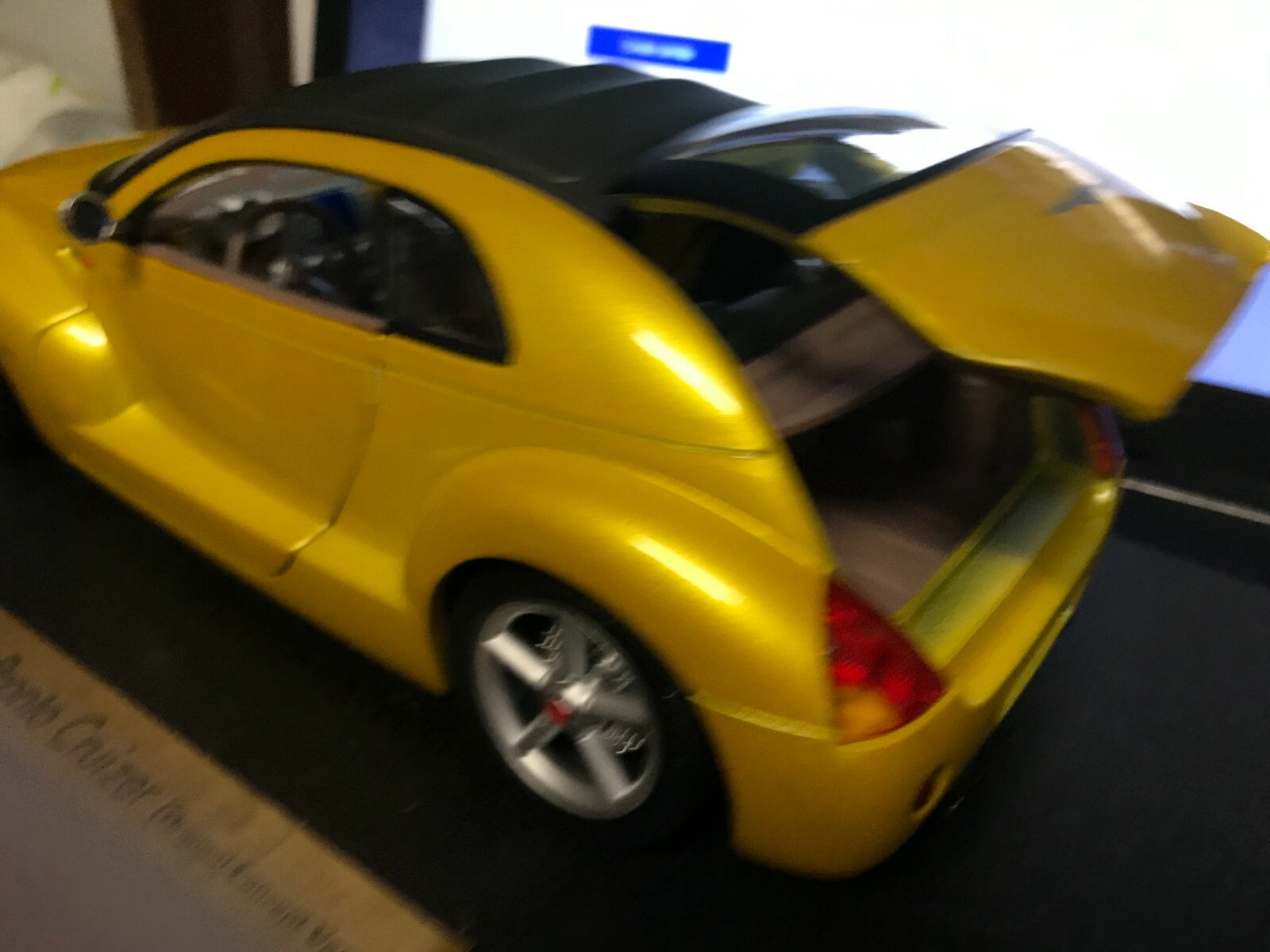 1:18 SCALE CHRYLSER PRONTO CRUIZER (ORIGINAL CONCEPT VERSION)-MAISTO ...