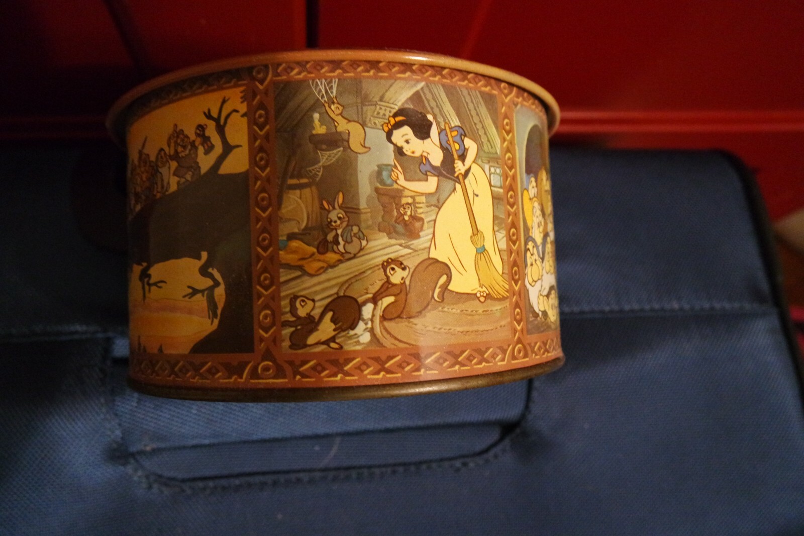 Vintage Walt Disney Snow White And The Seven Dwarfs Candy Tin Metal ...