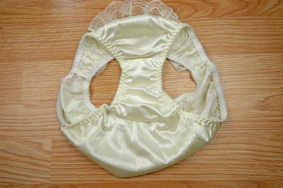 VINTAGE JAPANESE NYLON SHINY SLIPPERY PRETTY CUTE LIGHT YELLOW PANTY ...