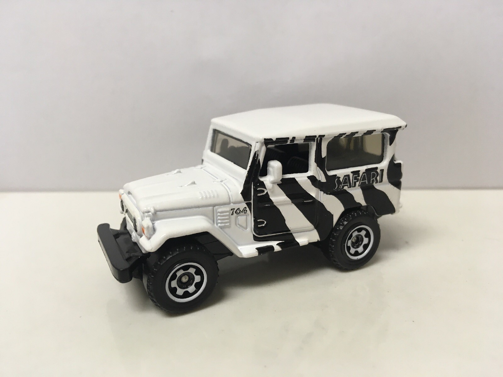 2010 Matchbox White Black Zebra Stripe 1968 Toyota Land Cruiser Fj40 ...