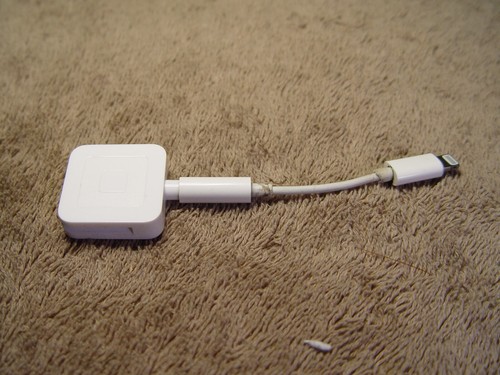 Square A-PKG-0206-01 Credit Debit Card Reader - White for Apple iPhone ...