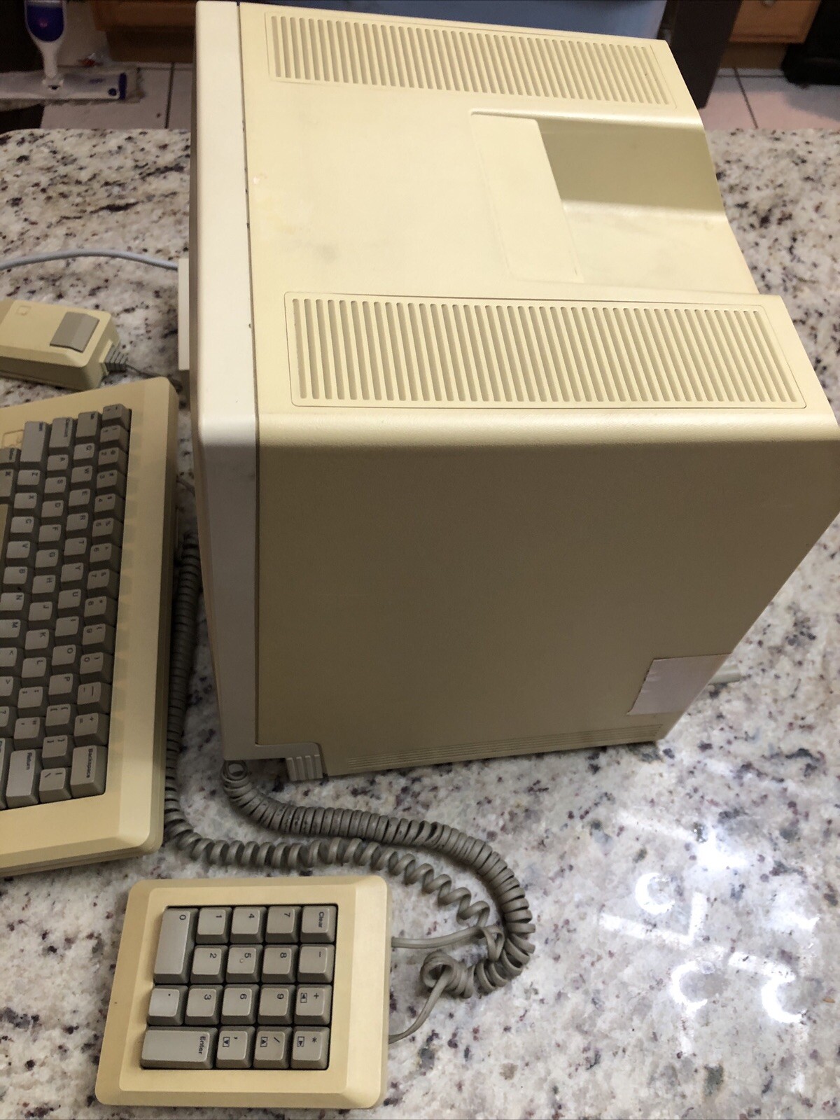Apple Mac Plus Working Computer With Carrying Case And Floppy Disk ...