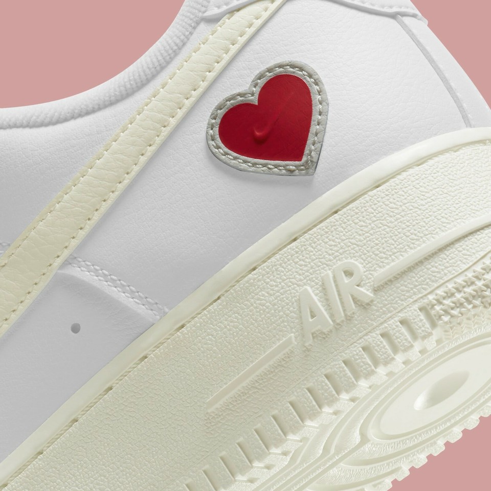 Nike Air Force 1 Low Valentines Day AF1 White Red Heart DD7117-100 ...