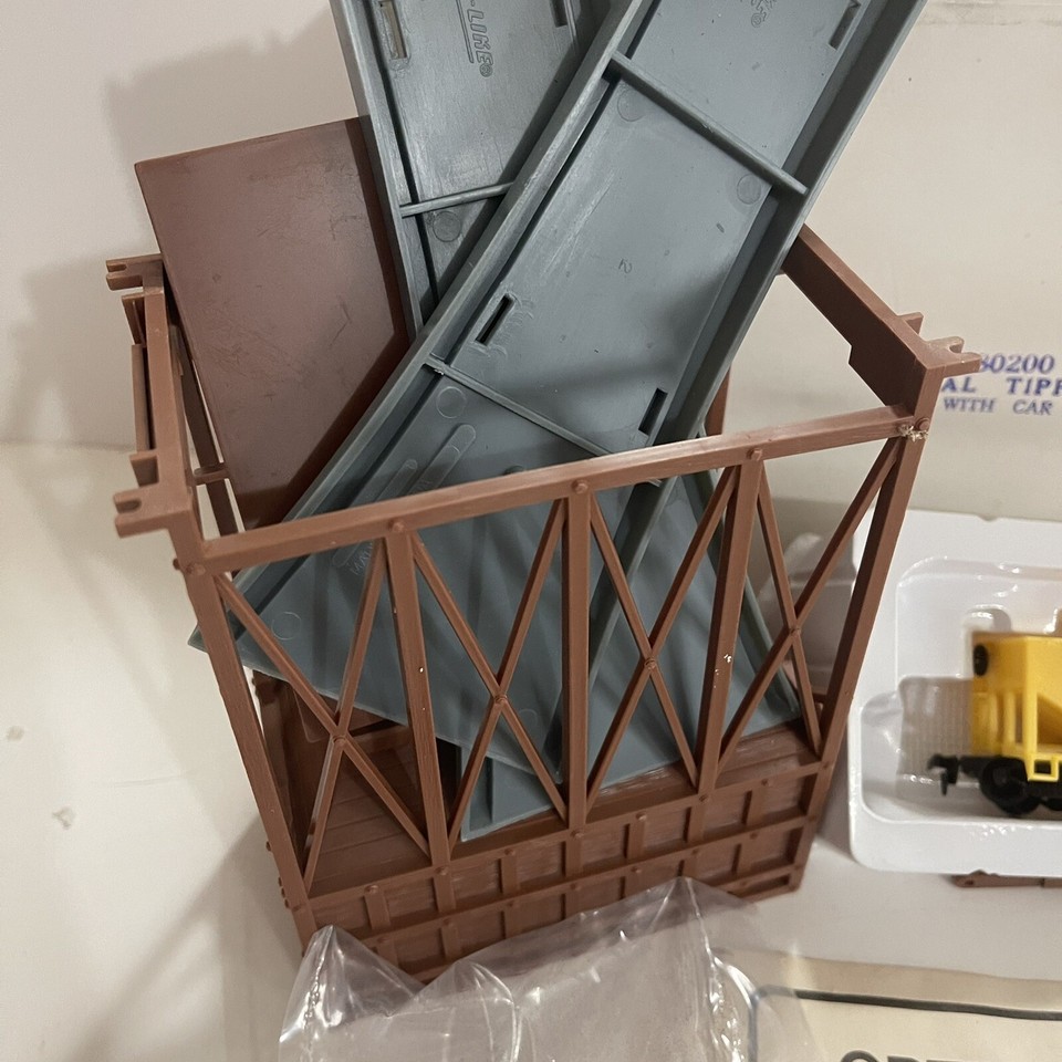 Life Like Operating Coal Tipple With Car 580200 Item 8200 HO Scale E1 ...