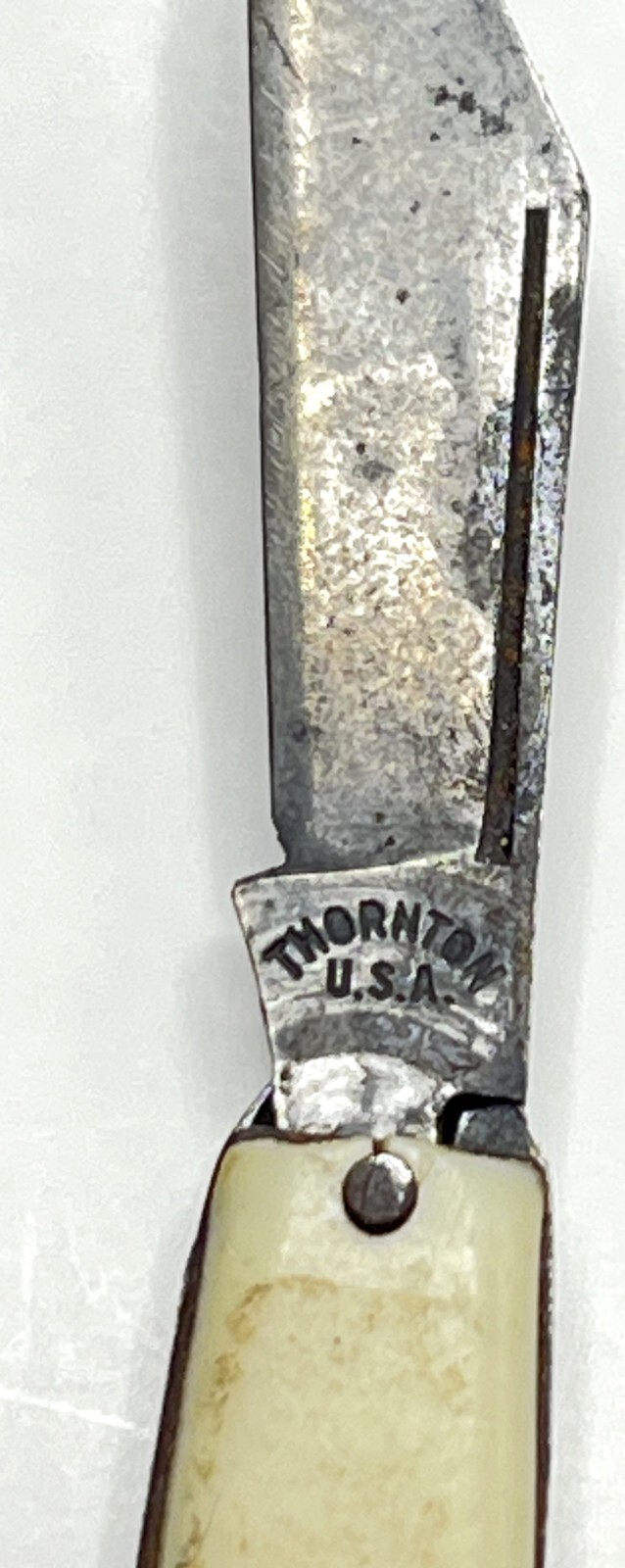 Thornton U.S.A. Tang 1940'S Cream Delrin Single Blade Pen Knife w/ Key ...