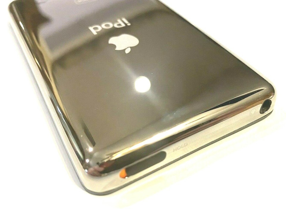 Apple iPod classic 6th Generation Gray (120GB) MP3 - Bundle with new ...