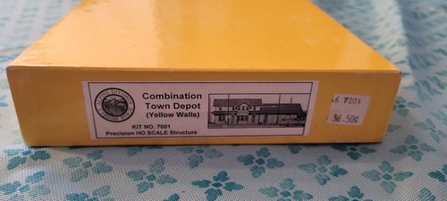 Alpine division HO Scale model Combination town depot yellow walls kit ...