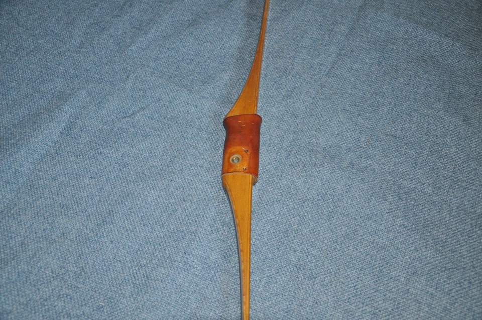Vintage Fred Bear Kodiak static Recurve Bow longbow Archery Bows R-H ...