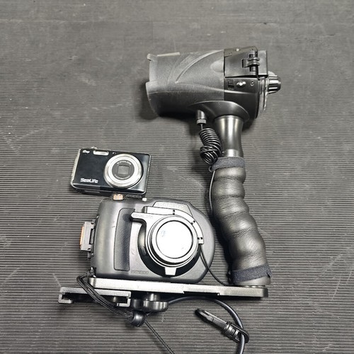 SeaLife DC1200 Underwater Camera Kit - Used, Minor Scratches | eBay