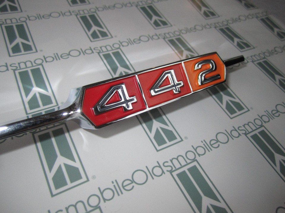 1967 Oldsmobile Cutlass "442" Chrome Grill Bar with Tri-Color Emblem ...