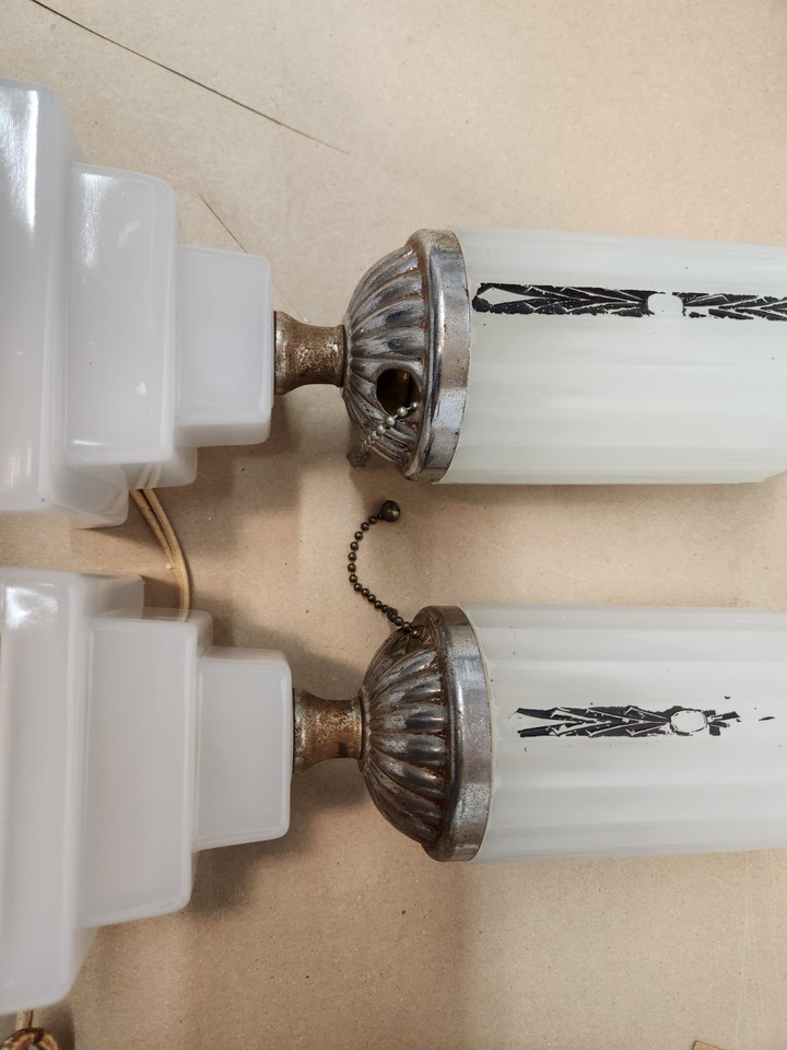 1930s HouzeX Houze Glass Art Deco milk glass “Skyscraper” Boudoir Lamps ...