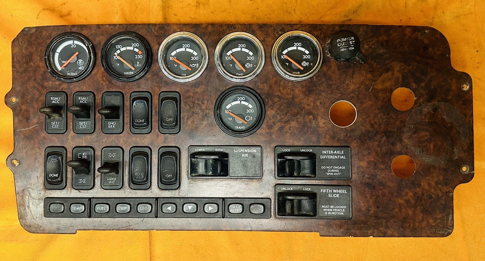Freightliner Gauge And 8 Buttons Dash Panel | eBay