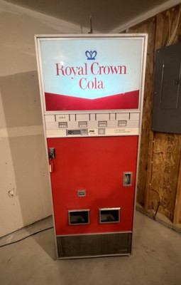 Vintage 1960s Royal Crown Cola Vending Machine Model Number LCA1324ILL | eBay