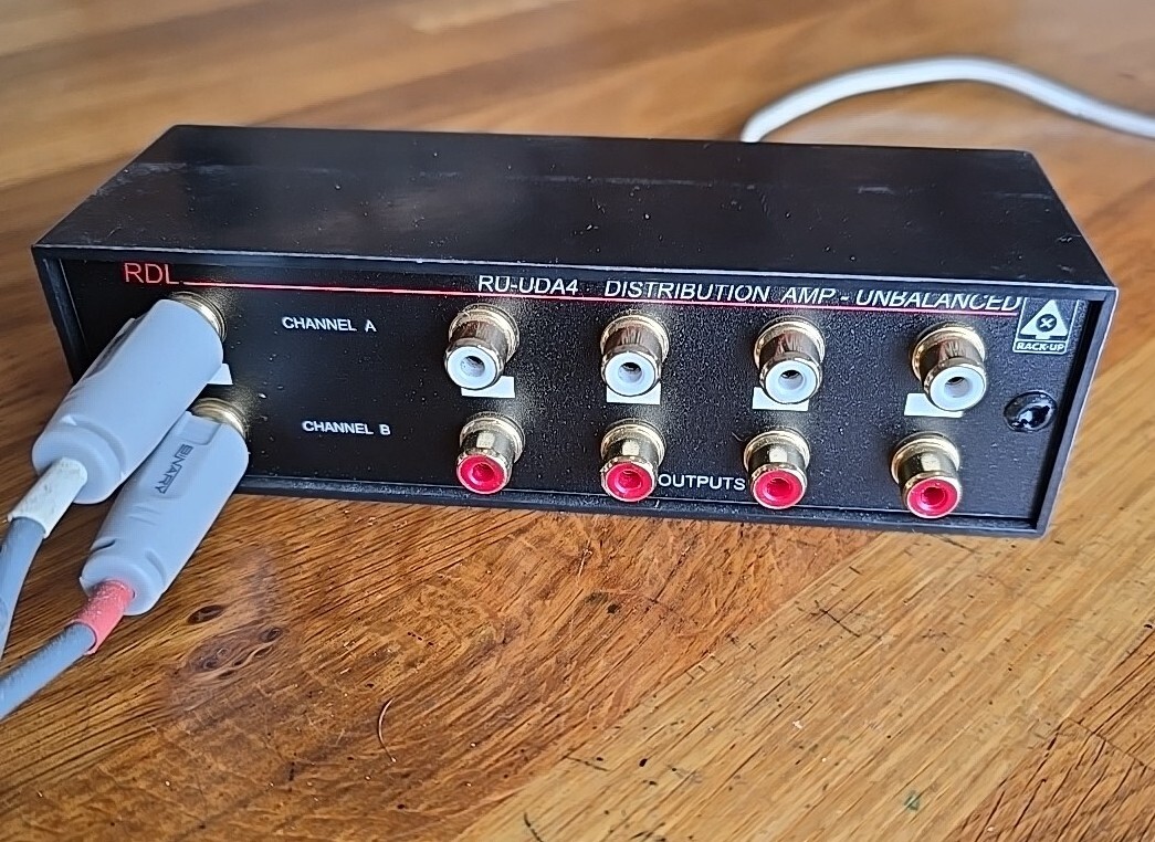 RDL RU-UDA4 2x4 Stereo Audio Distributor/Phono Jacks | eBay