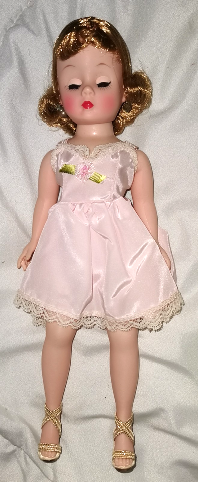 Vintage 1957 Madame Alexander CISSETTE Beautiful Doll in Original BOX ...