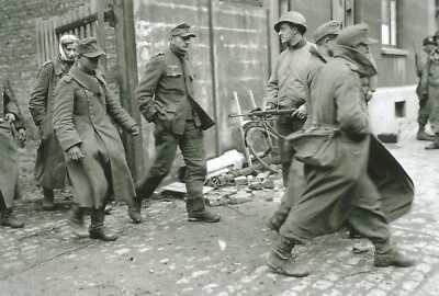 WW II - Usa Photo -- Soldier Guarding German P O W `s | eBay