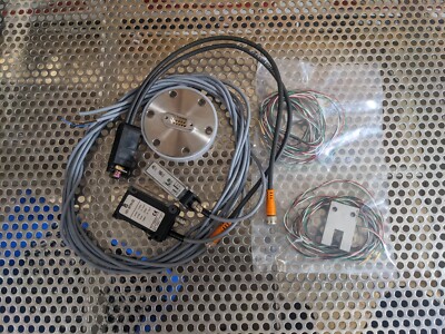 STM v91-bp/n-00 in vacuum proximity sensor w/ conflat feedthrough ...