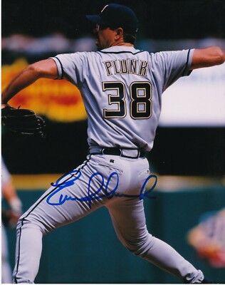 ERIC PLUNK MILWAUKEE BREWERS ACTION SIGNED 8x10 | eBay